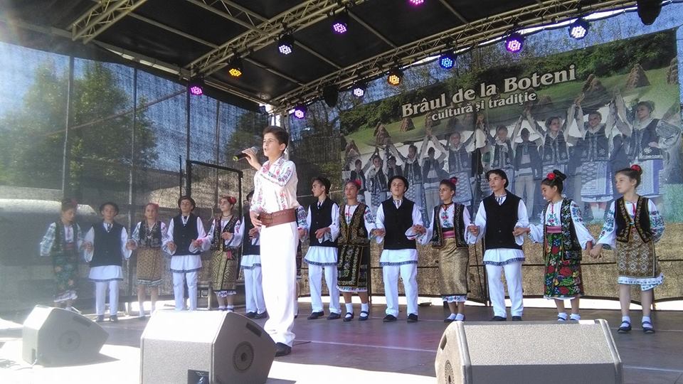 BOTENI. Festivalul Național Brâul de la Boteni, aduce în prim plan zeci ...