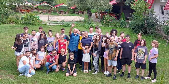 Au luat Câmpulungul la picior. Un grup de tineri din Gherla - Ziarul ... Au luat Câmpulungul la picior. Un grup de tineri din Gherla - Ziarul ...