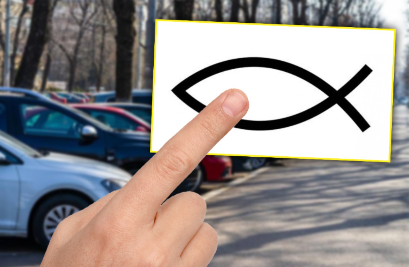 Aproape nimeni nu ştie ce înseamnă acest semn de pe mai toate mașinile ...