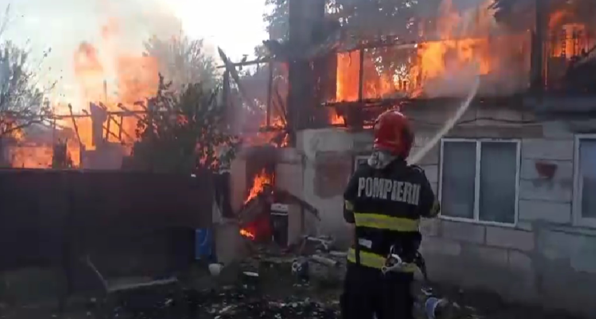 Ultimă oră. Incendiu devastator în localitatea Schitu Golești. Arde ca o torță! - Ziarul din Muscel